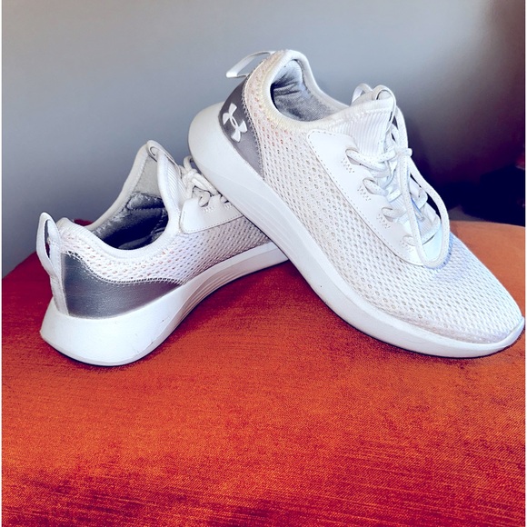 Under Armour | Shoes | Under Armour Skylar 2 W7 Light Weight Silver ...